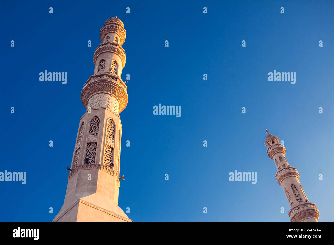 Egyptian house and mosque hi-res stock photography and images - Alamy