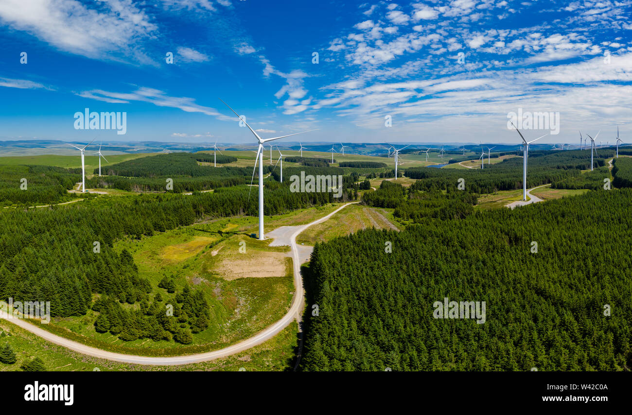 Onshore wind farm windfarm uk hi-res stock photography and images - Alamy