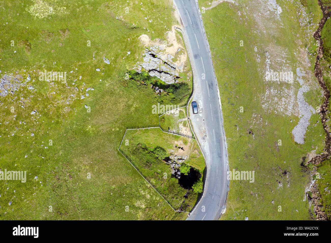The Buttertubs limestone potholes on the Buttertups Pass between Hawes ...