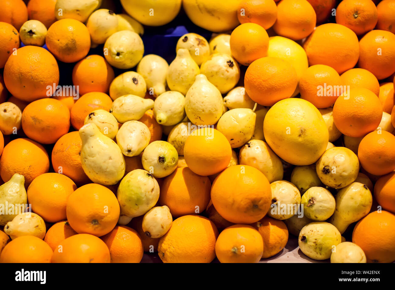 Pile of guava hi-res stock photography and images - Alamy