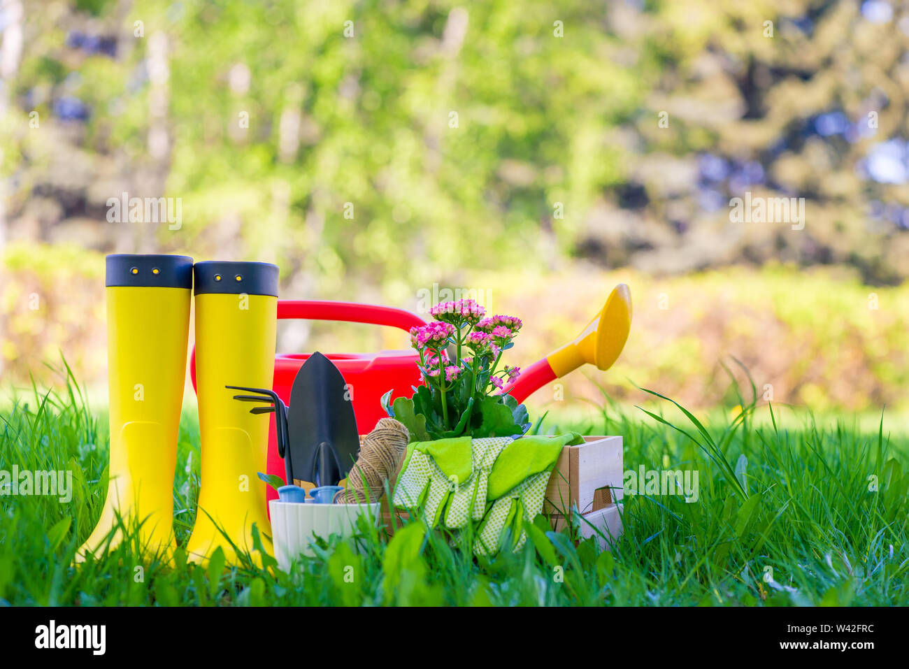 Garden objects hi-res stock photography and images - Alamy