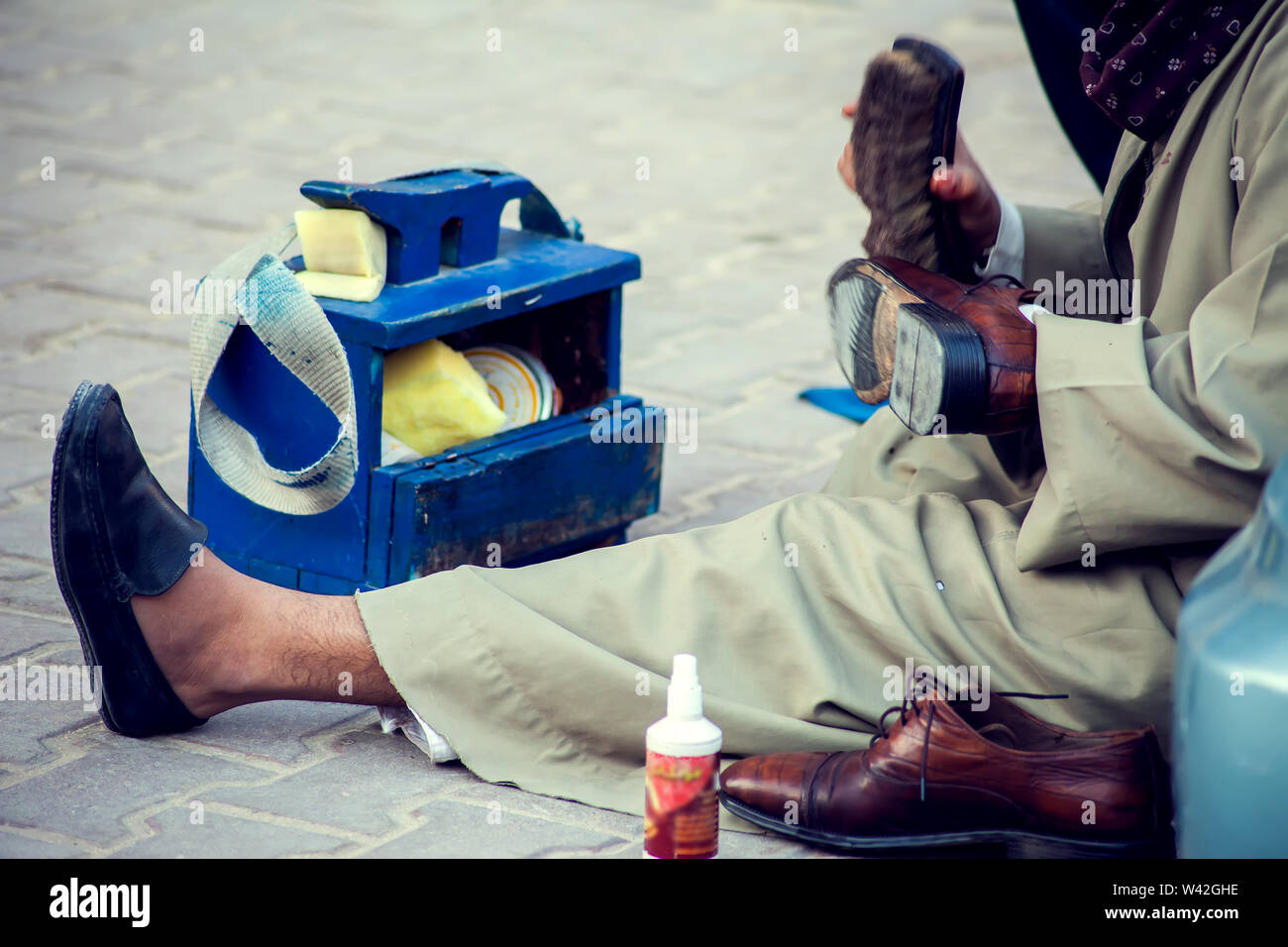 Polishing shoes man hi-res stock photography and images - Alamy