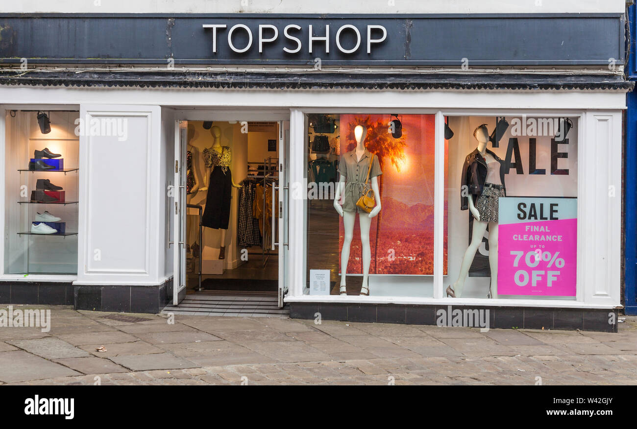 Topshop exterior hi-res stock photography and images - Alamy