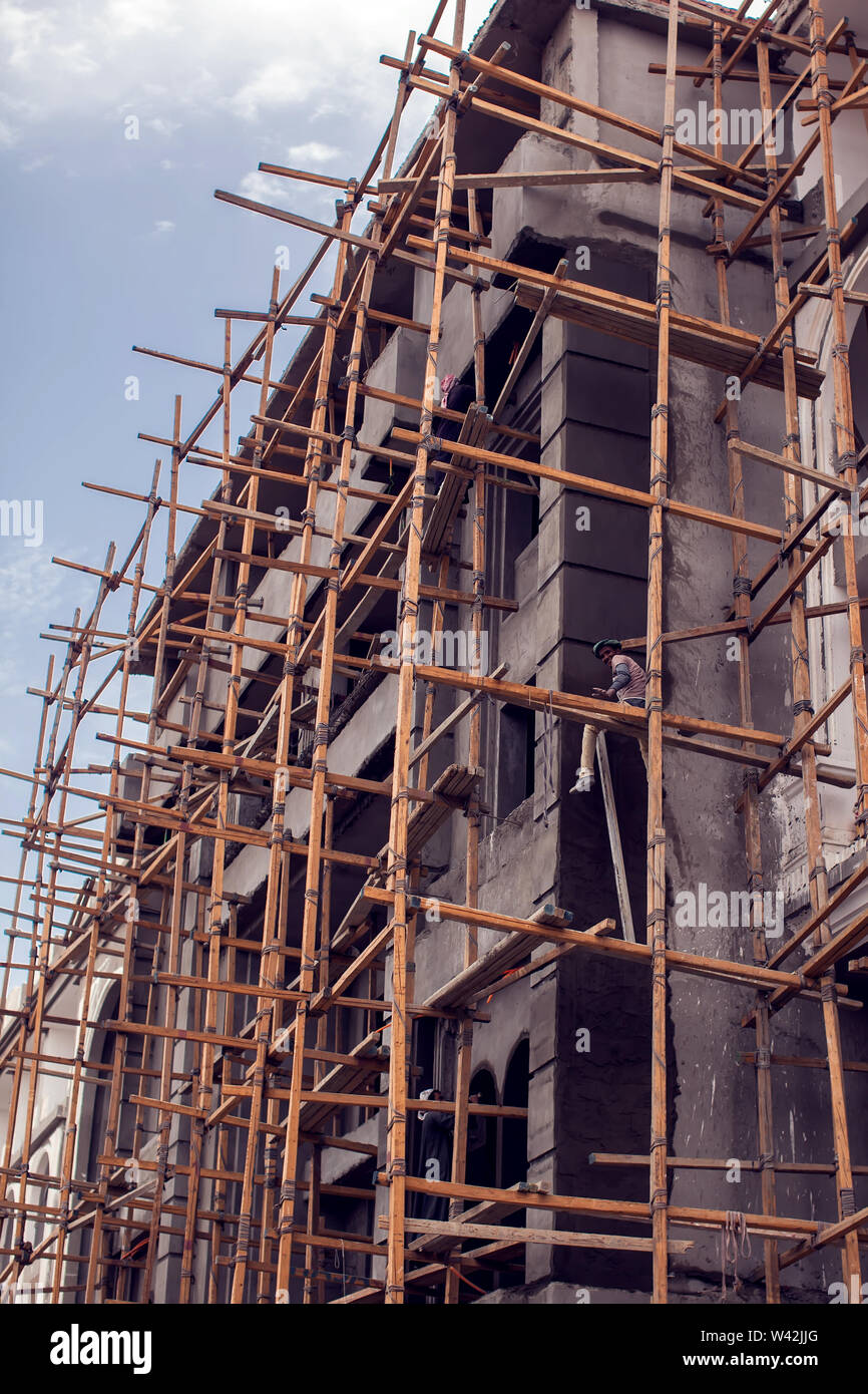 Scaffolding house concept hi-res stock photography and images - Alamy