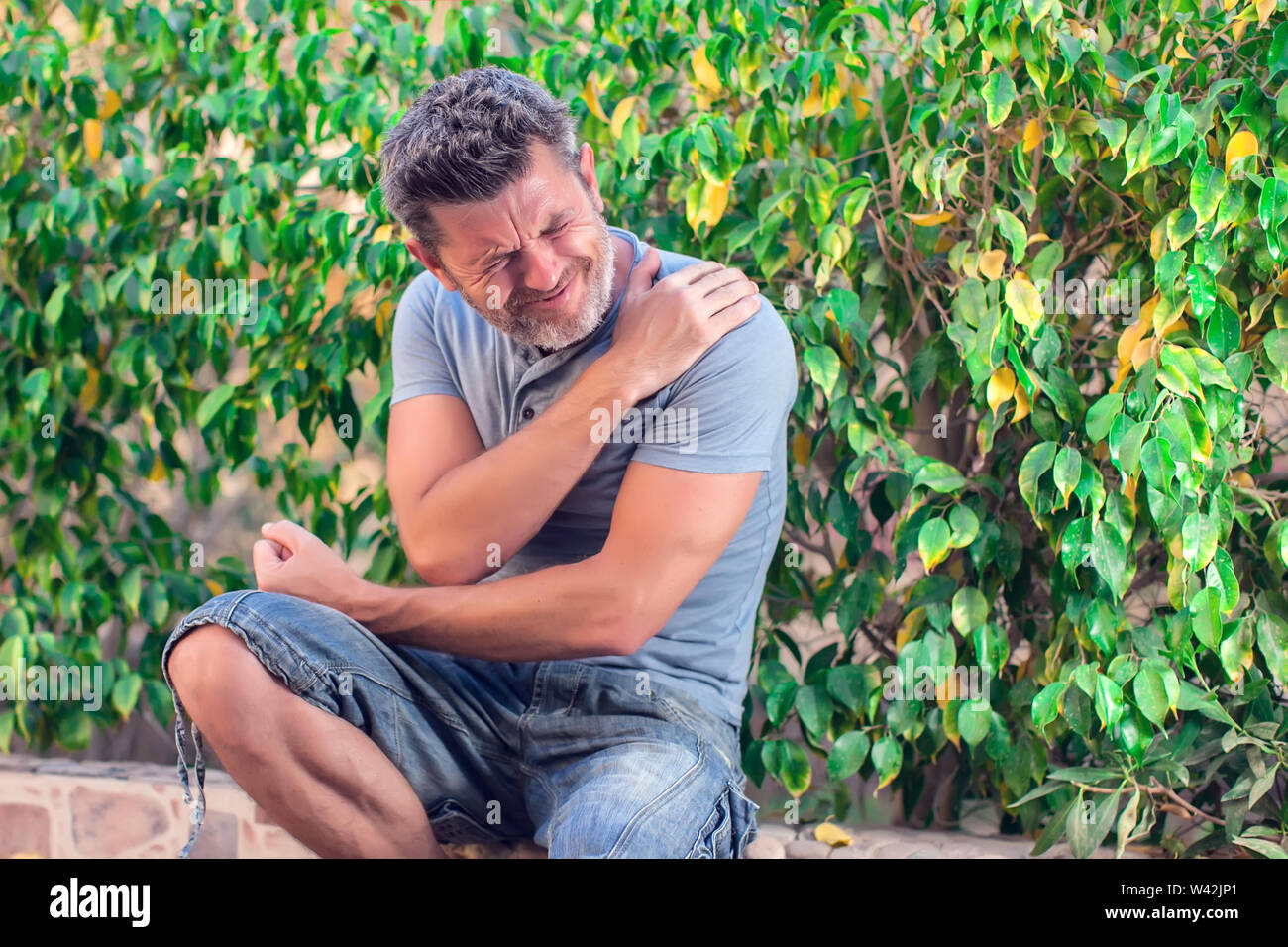 Strong pain hi-res stock photography and images - Alamy