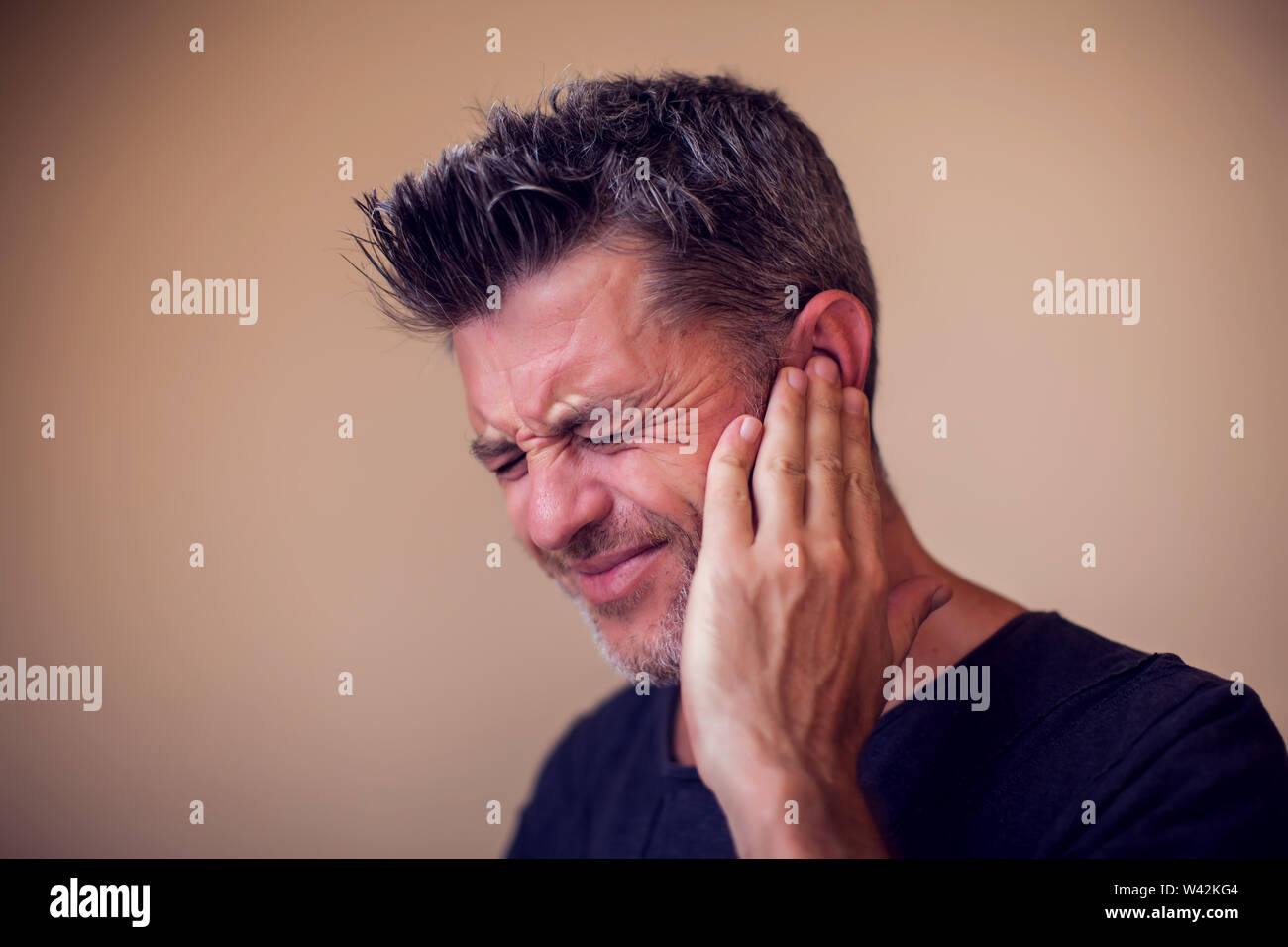 Human ear pain hi-res stock photography and images - Alamy