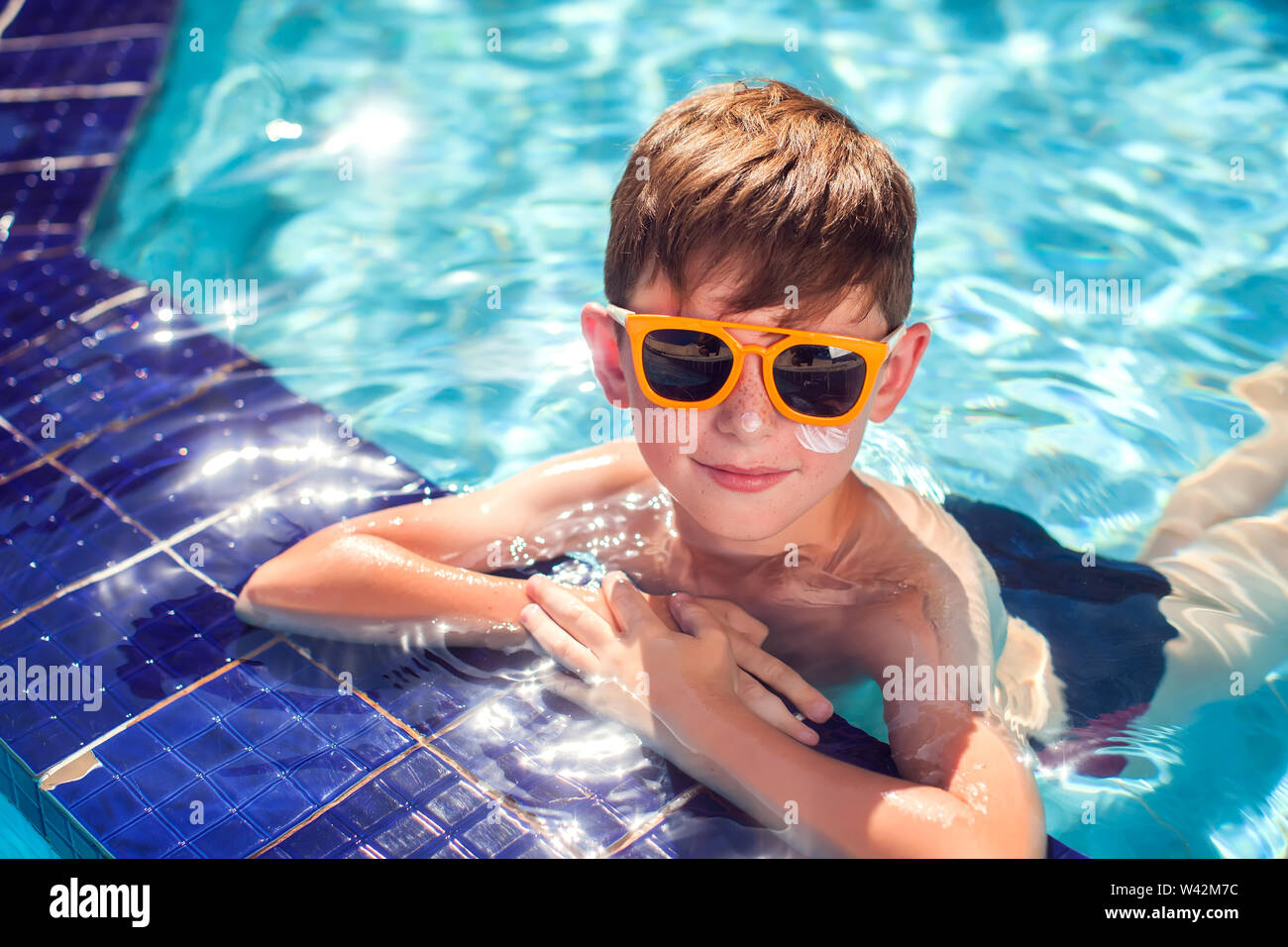 Solar skin protection hi-res stock photography and images - Alamy