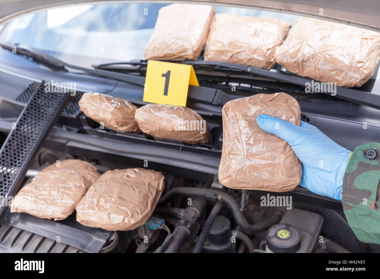 Cocaine package hi-res stock photography and images - Alamy