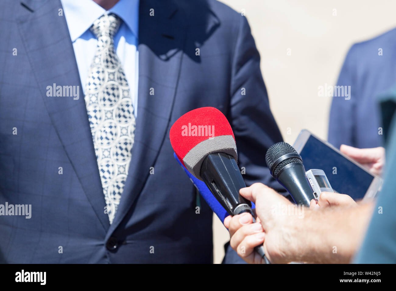 Sideline microphone hi-res stock photography and images - Alamy