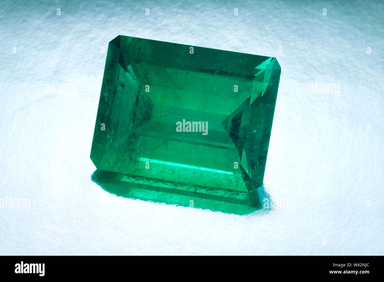 Gemstone cut hi-res stock photography and images - Alamy