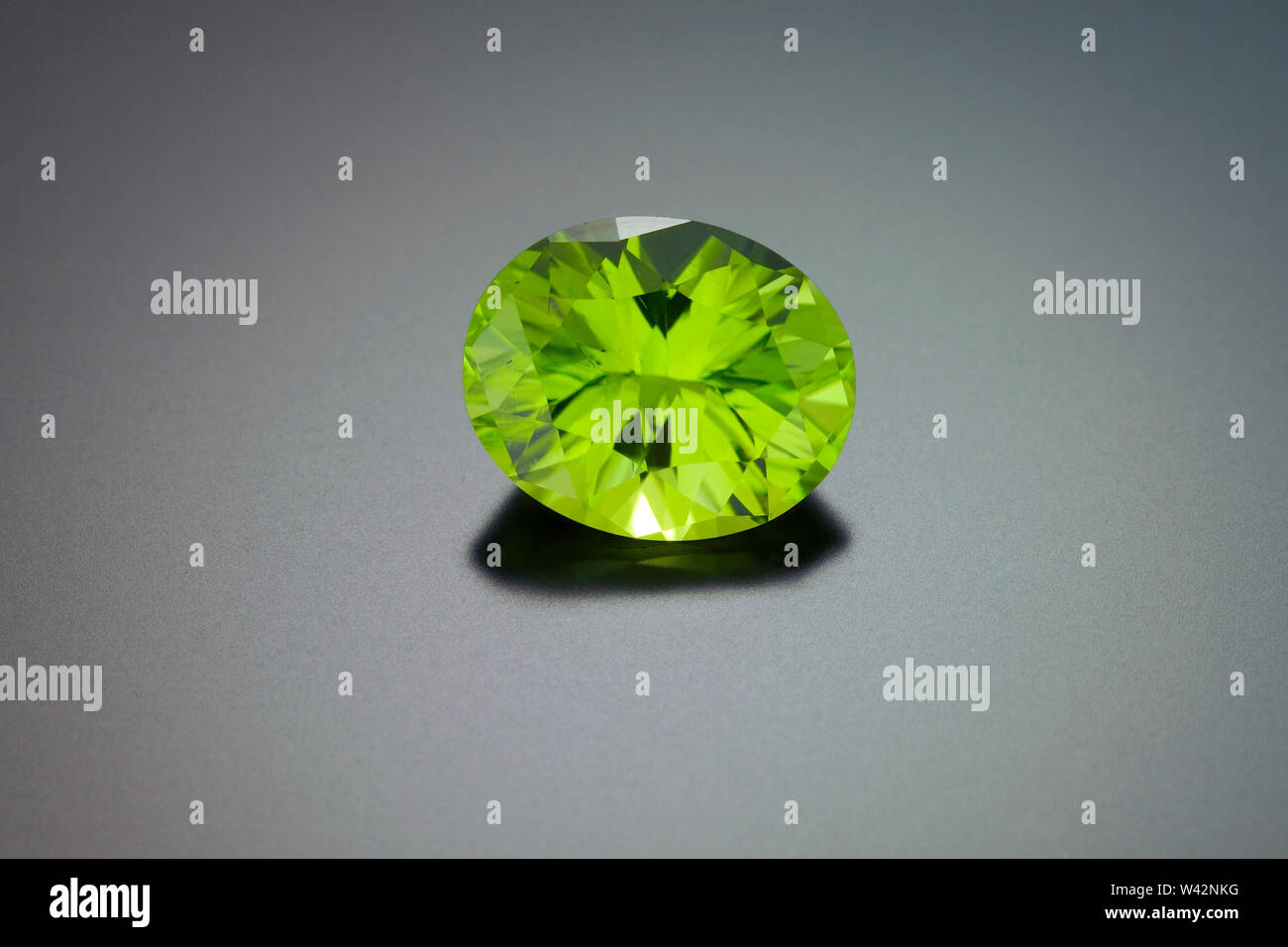 Oval cut peridot hi-res stock photography and images - Alamy