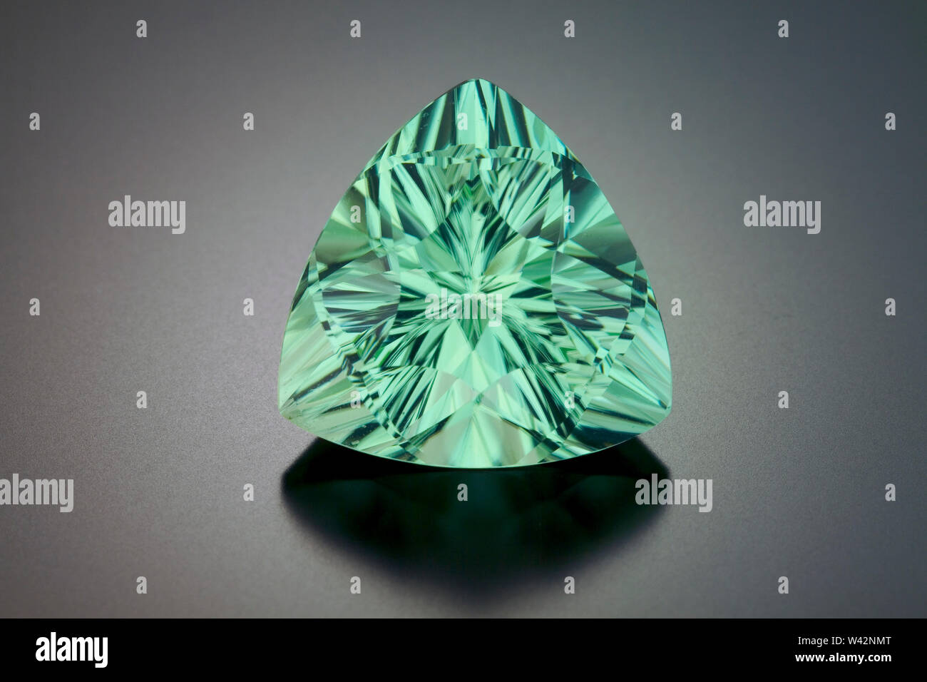 Peridot gemstone hi-res stock photography and images - Alamy