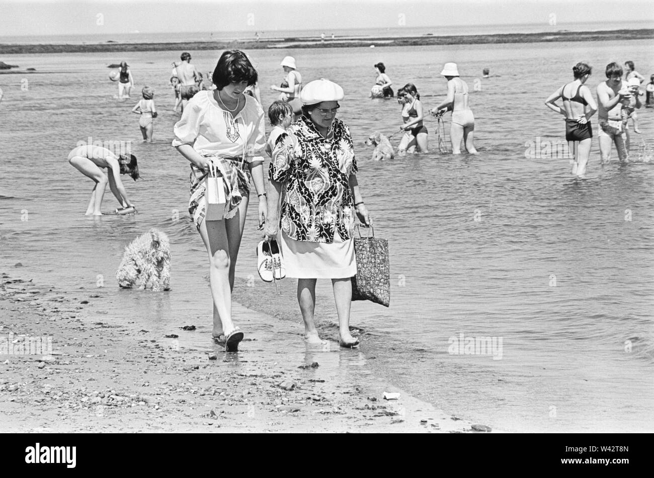 1970s beach scene Black and White Stock Photos & Images - Alamy