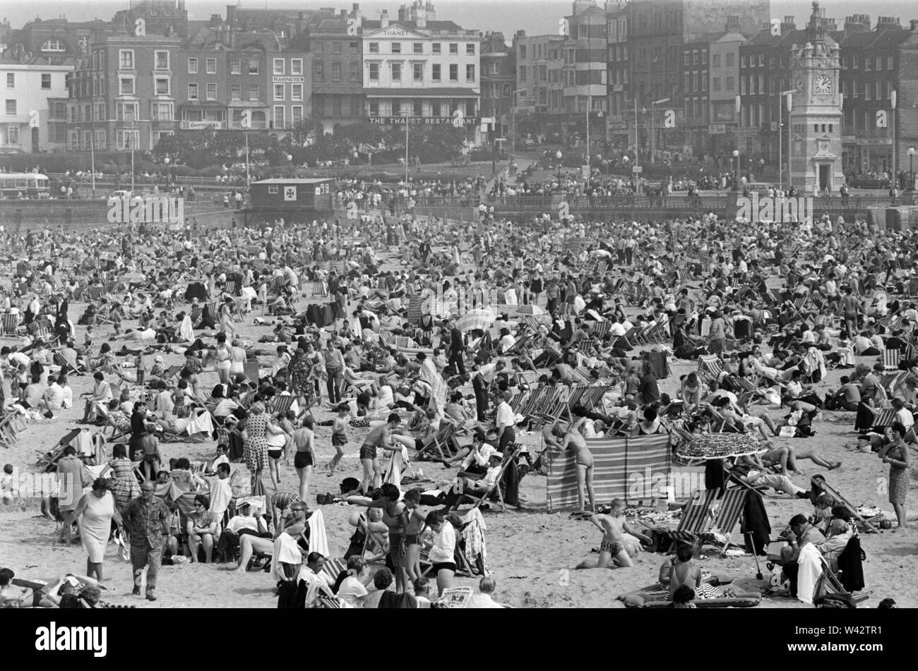 1960s family beach hi-res stock photography and images - Alamy
