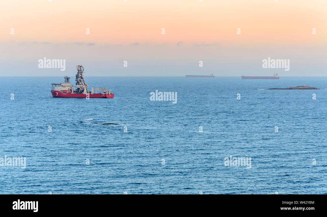 Offshore pipe laying vessel hi-res stock photography and images - Alamy