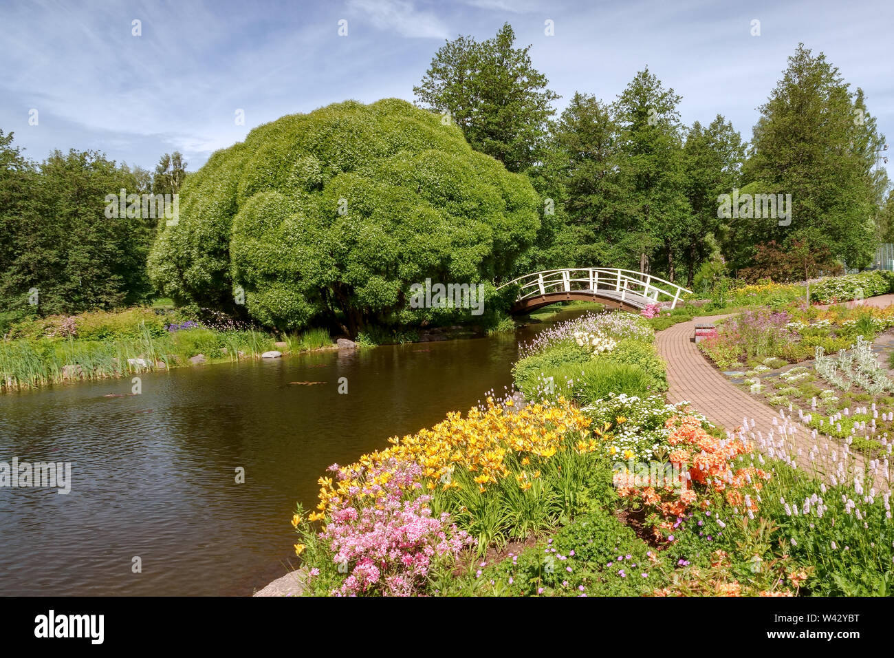 Colorful park hi-res stock photography and images - Alamy