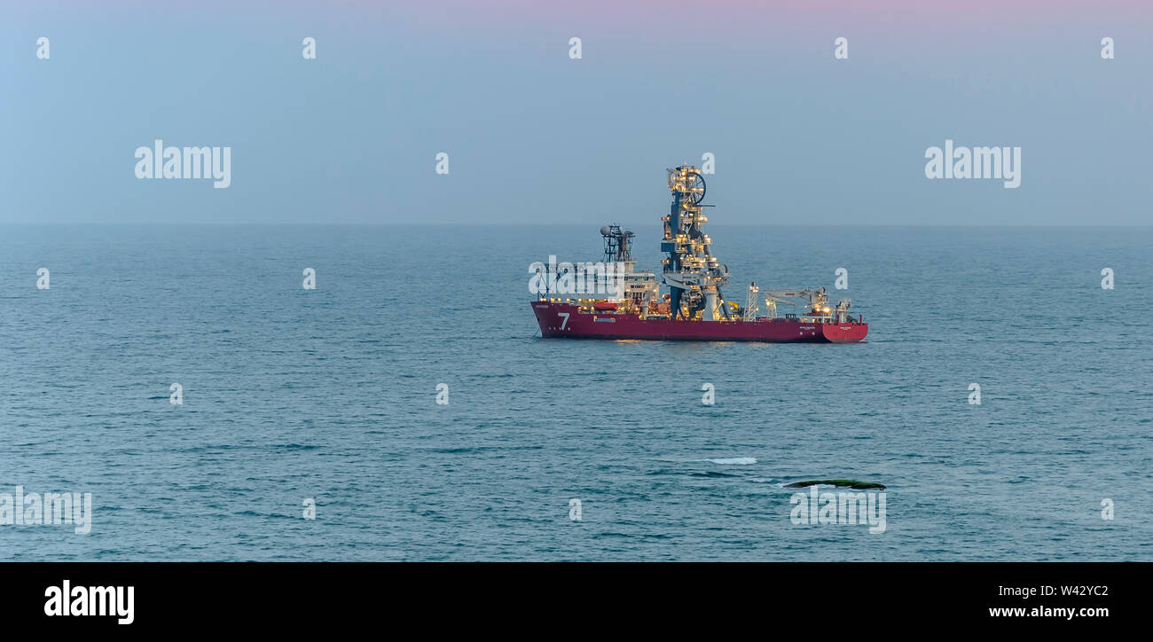 Offshore pipe laying vessel hi-res stock photography and images - Alamy