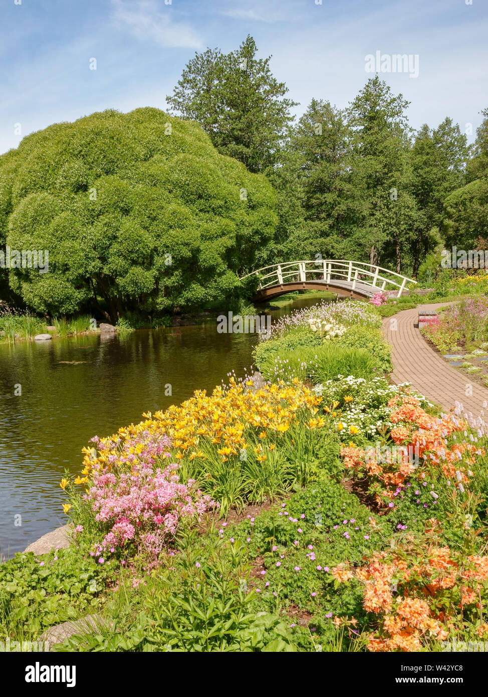 Colorful park hi-res stock photography and images - Alamy