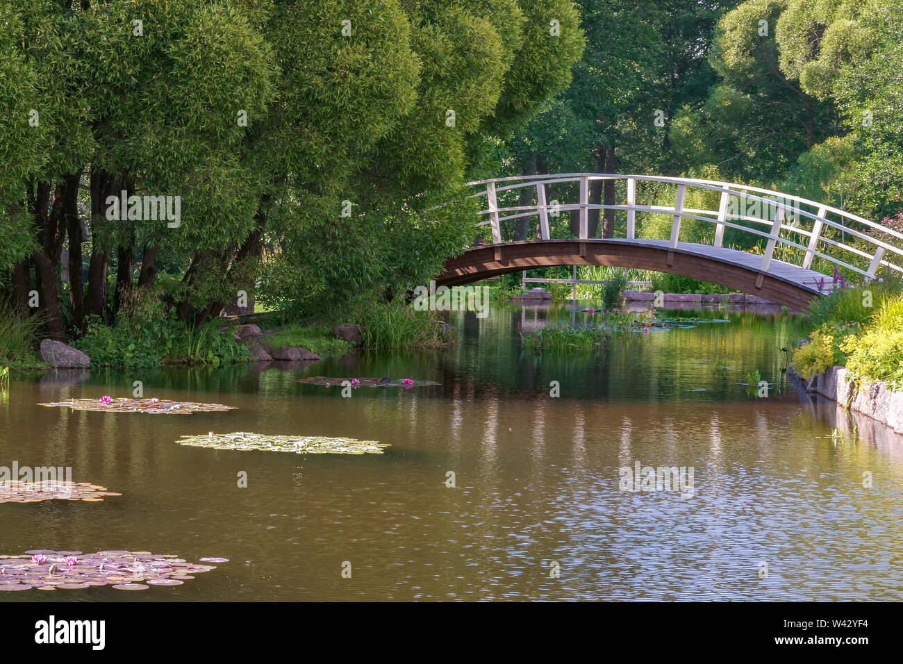 Colorful park hi-res stock photography and images - Alamy