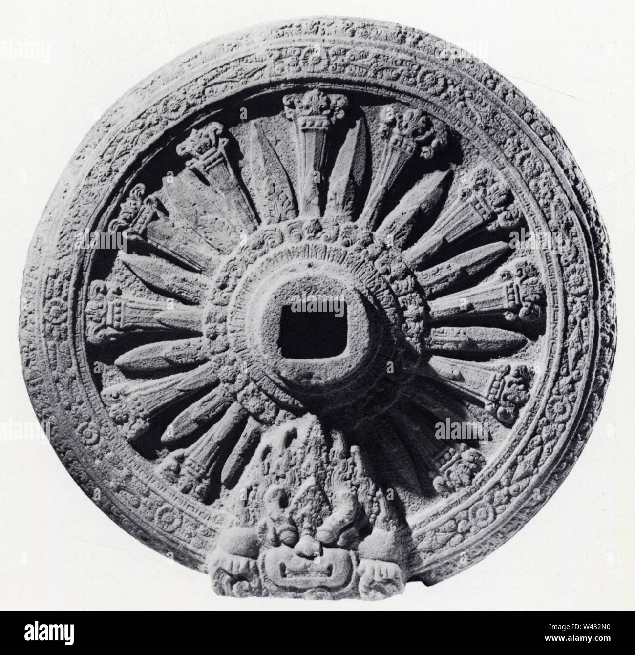 Dvaravati hi-res stock photography and images - Alamy