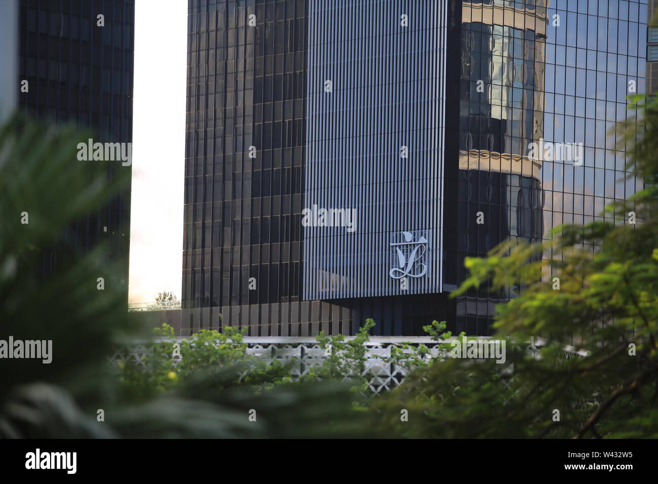 Legislative council complex hong kong hi-res stock photography and ...
