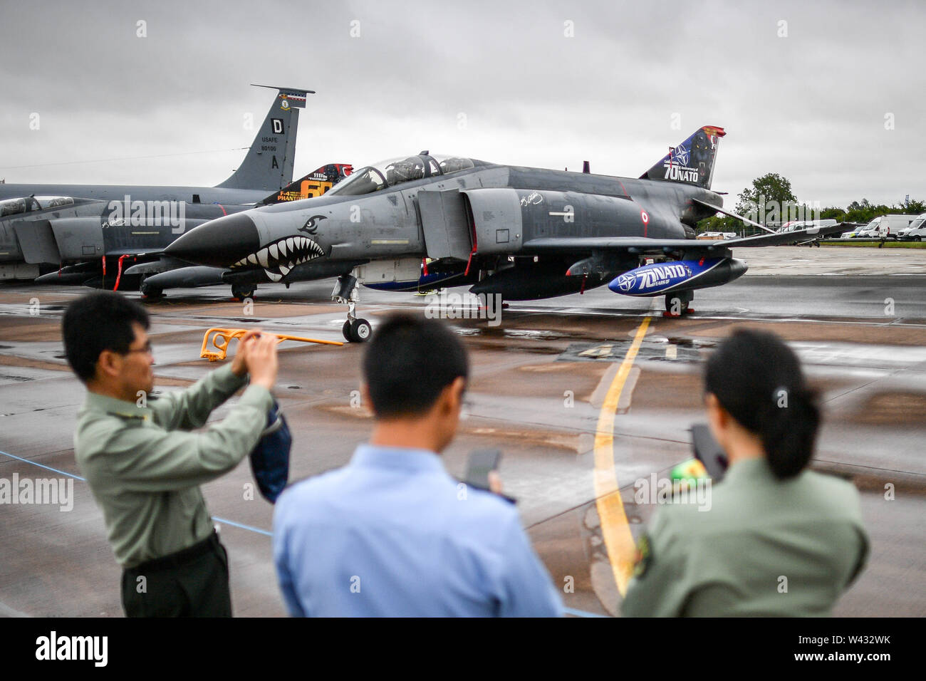 Air air raf phantom aircraft hi-res stock photography and images - Alamy