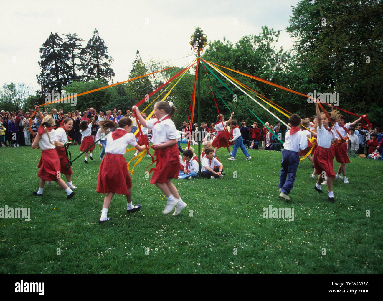 Maypole dancing, Gloucestershire, UK Stock Photo - Alamy