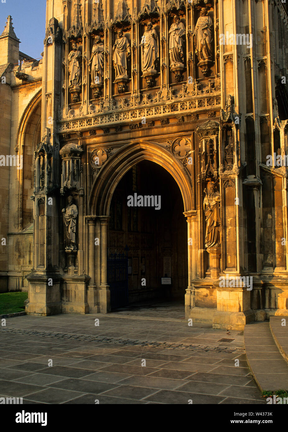 Cathedral entrance gloucester cathedral gloucester hi-res stock ...