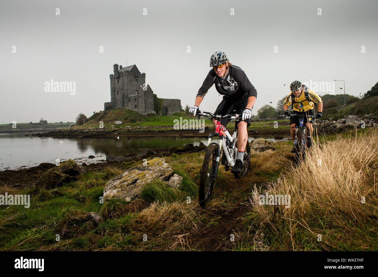 Professional mountain bikers, Steve Peat (L) and Hans Rey (R) riding ...