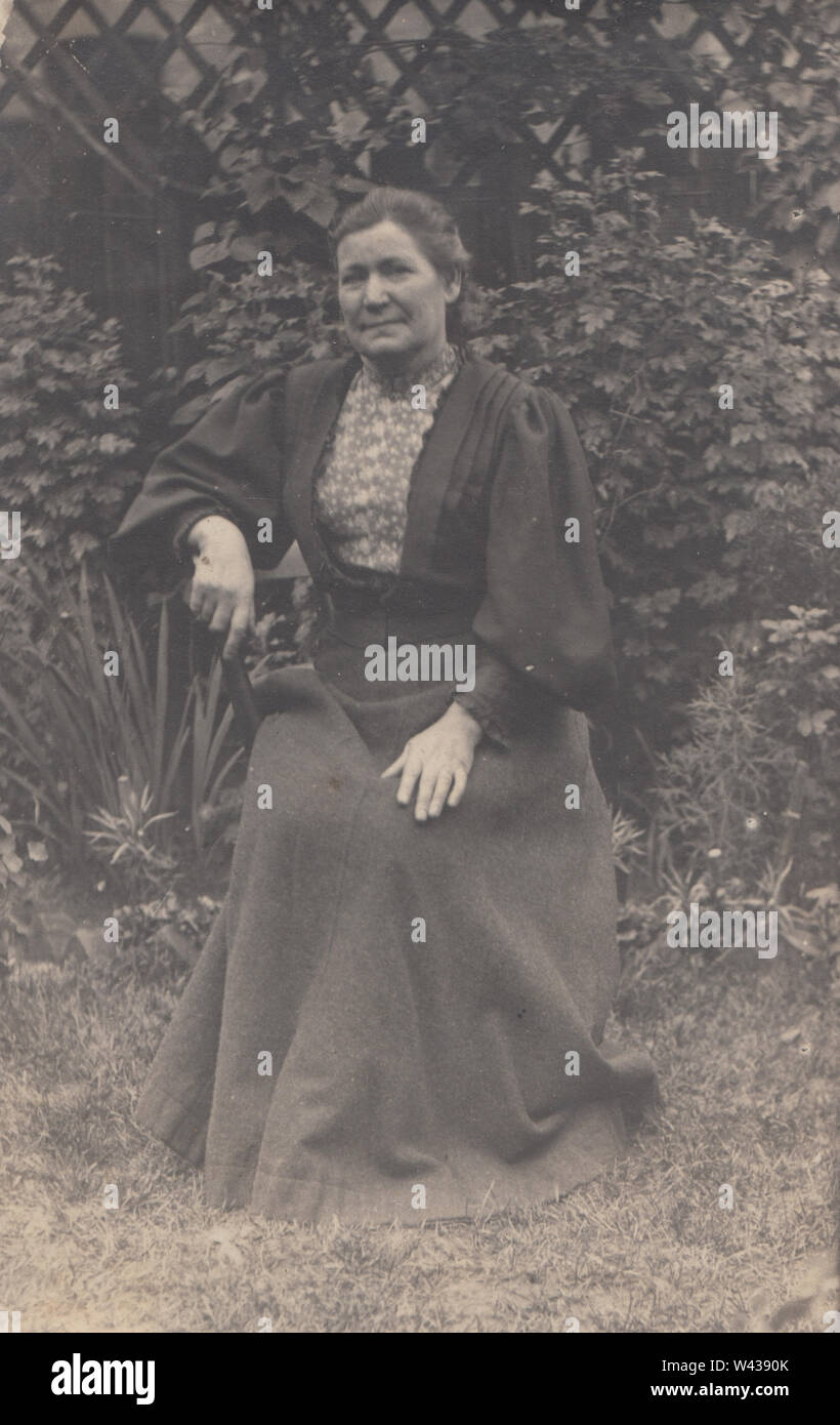 Middle aged british woman posing hi-res stock photography and images ...