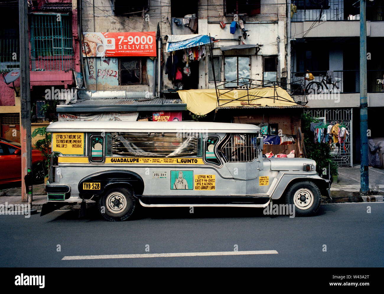 Transport asia jeepney philippines hi-res stock photography and images ...