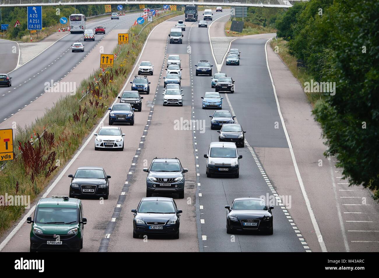 Ashford, Kent, UK. 19 Jul, 2019. Traffic on the M20 motorway heading ...