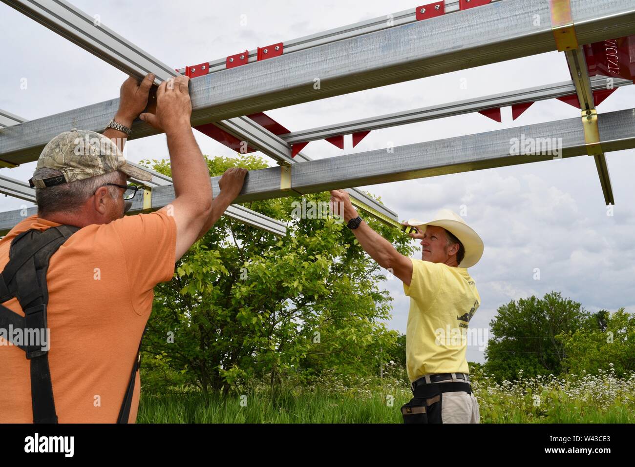 Installing electricity wires hi-res stock photography and images - Alamy