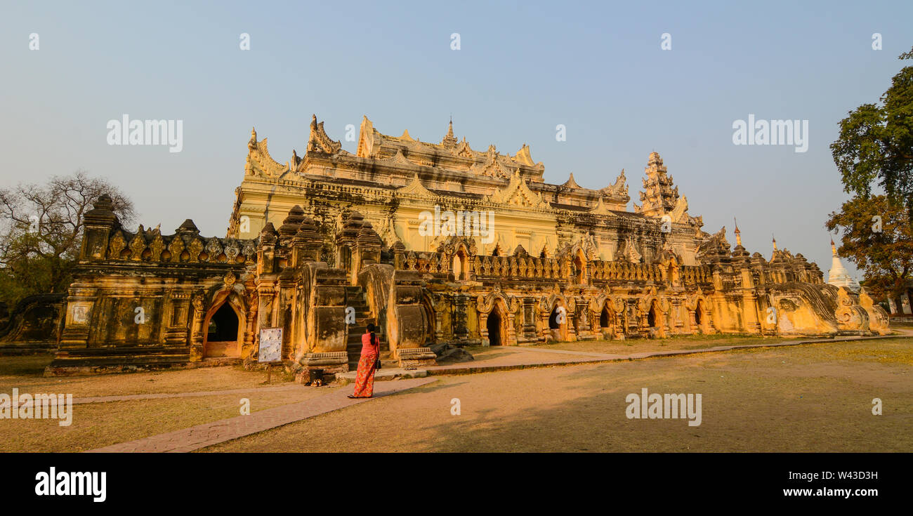 Maha Aungmye Bonzan Temple at Innwa village in Mandalay, Myanmar Stock ...