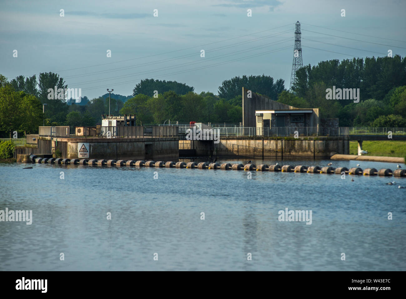 Trews weir flood defence system, Exeter, Devon, England, UK Stock Photo ...