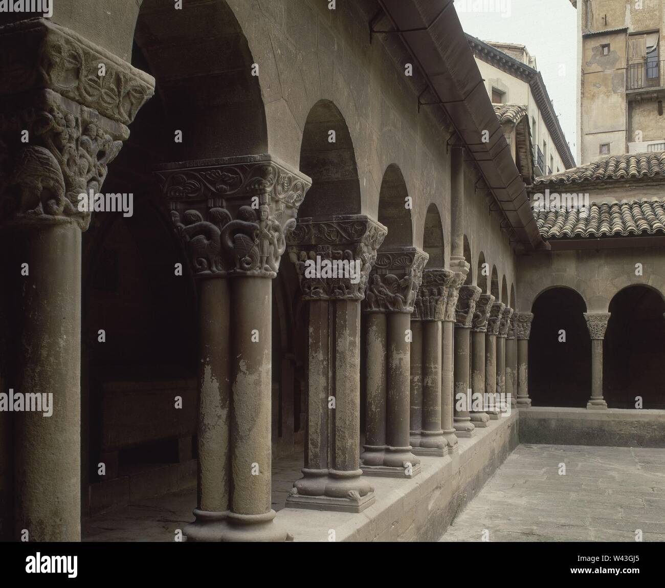 CLAUSTRO ROMANICO S XII. Location: MONASTERIO DE SAN PEDRO EL VIEJO ...