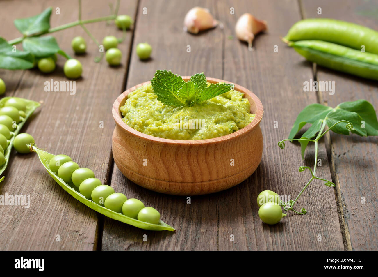 Green vegetable puree hi-res stock photography and images - Alamy