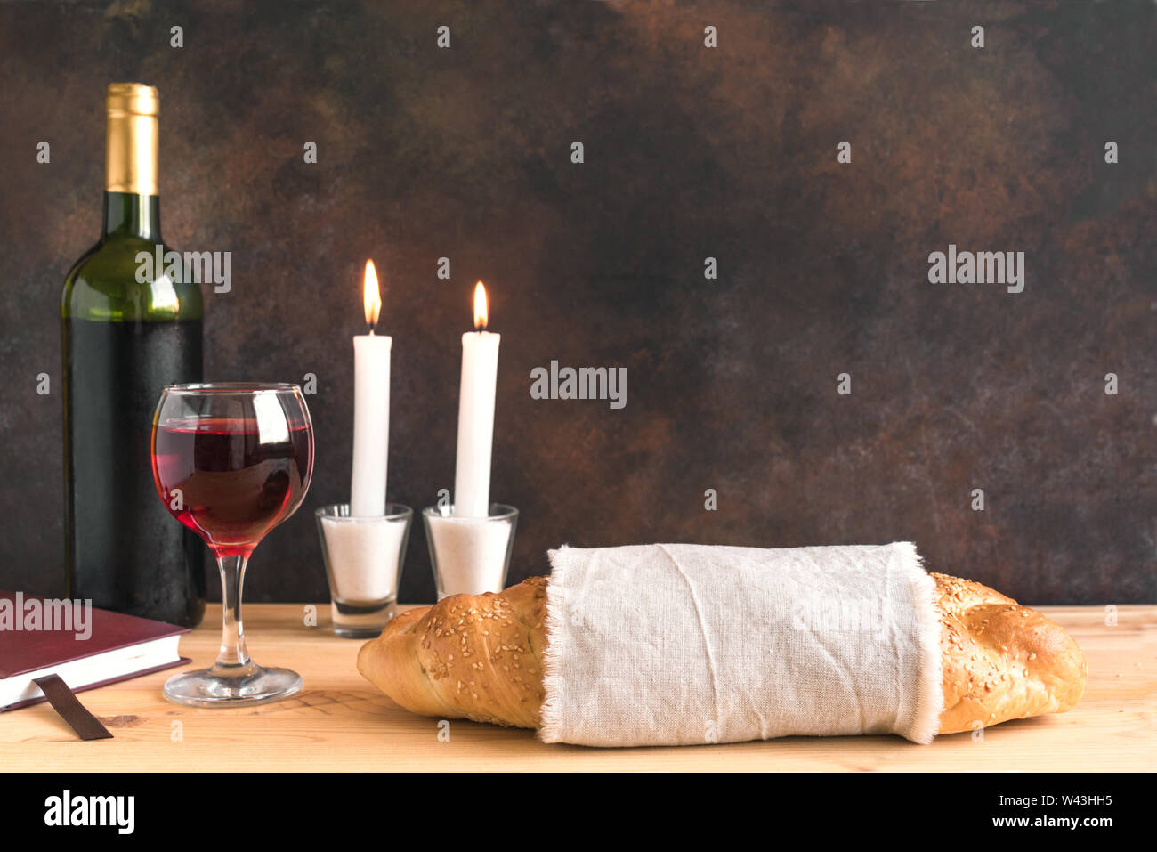 Shabbat candle hi-res stock photography and images - Alamy