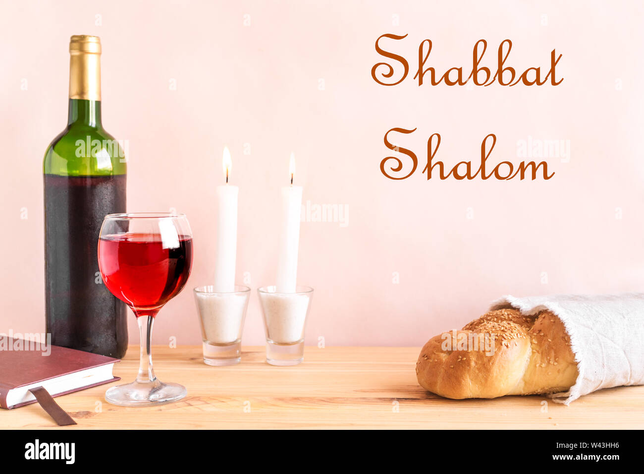 Shabbat table hi-res stock photography and images - Alamy