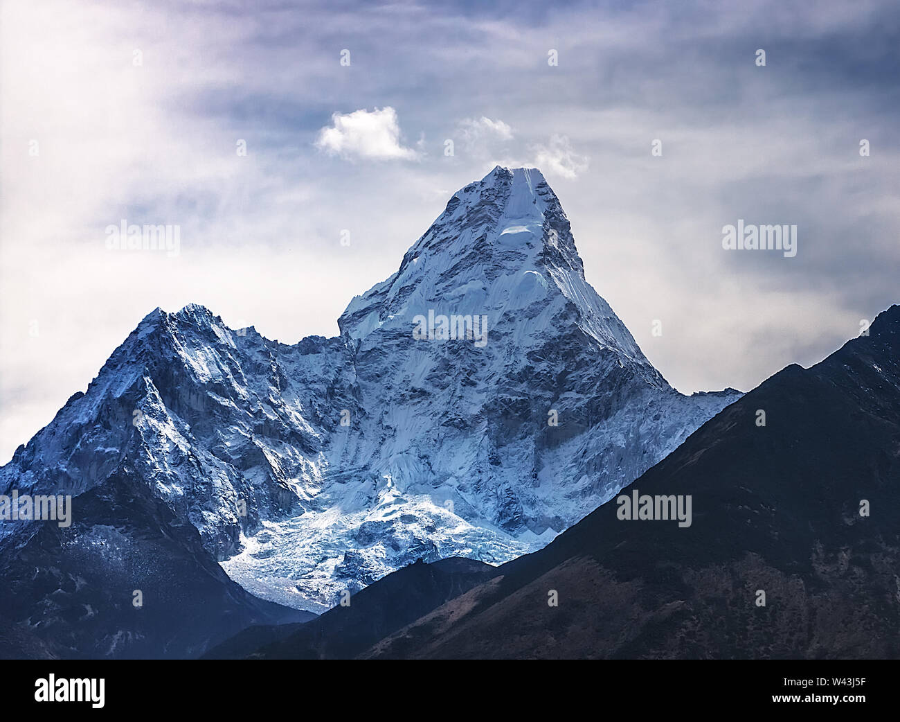Ama Dablam. a mountain in the Himalaya range of eastern Nepal Stock ...