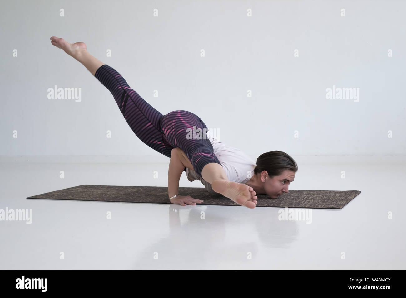 Eka pada koundinyasana hi-res stock photography and images - Alamy