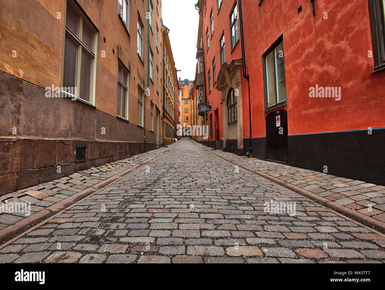 Gamla stan cobblestone streets hi-res stock photography and images - Alamy