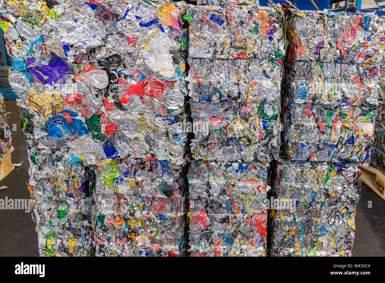 Aluminium recycling process hi-res stock photography and images - Alamy