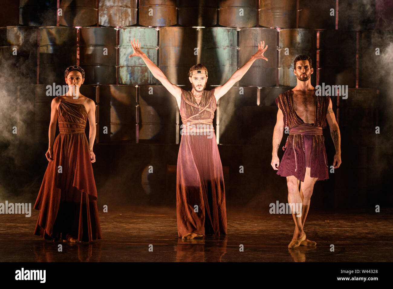 Antigone theatre play hi-res stock photography and images - Alamy