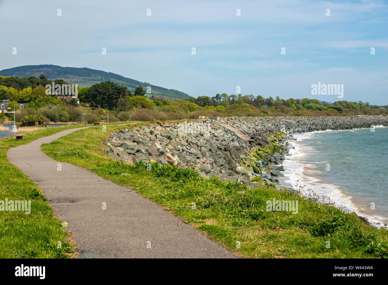Line of breakwaters hi-res stock photography and images - Alamy