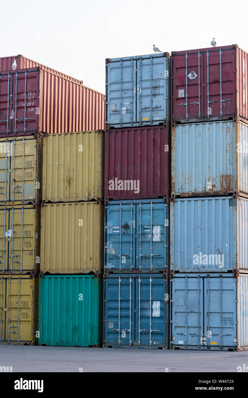 Trucking containers hi-res stock photography and images - Alamy