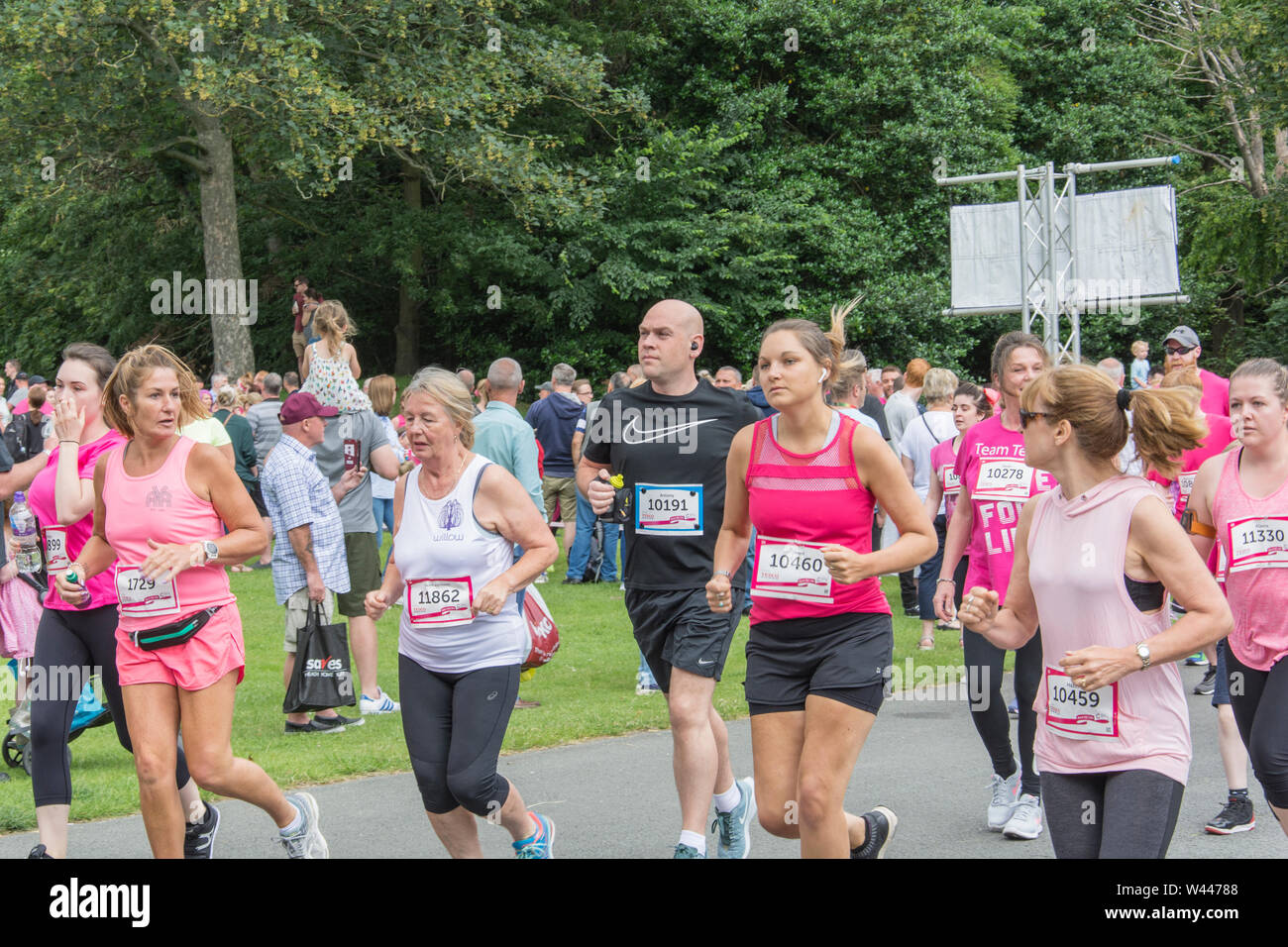Liverpool fun run hi-res stock photography and images - Alamy