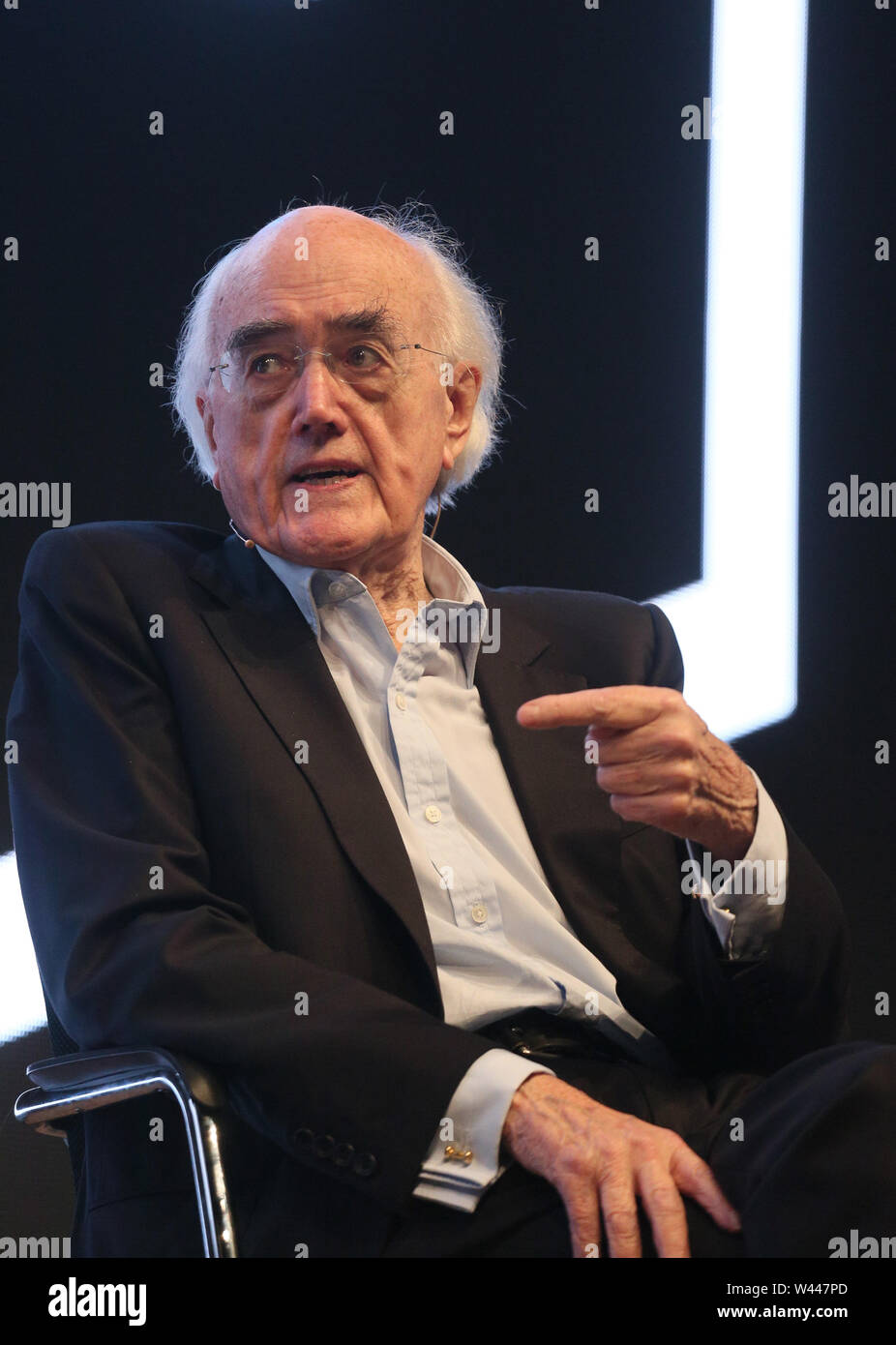James burke bbc hi-res stock photography and images - Alamy