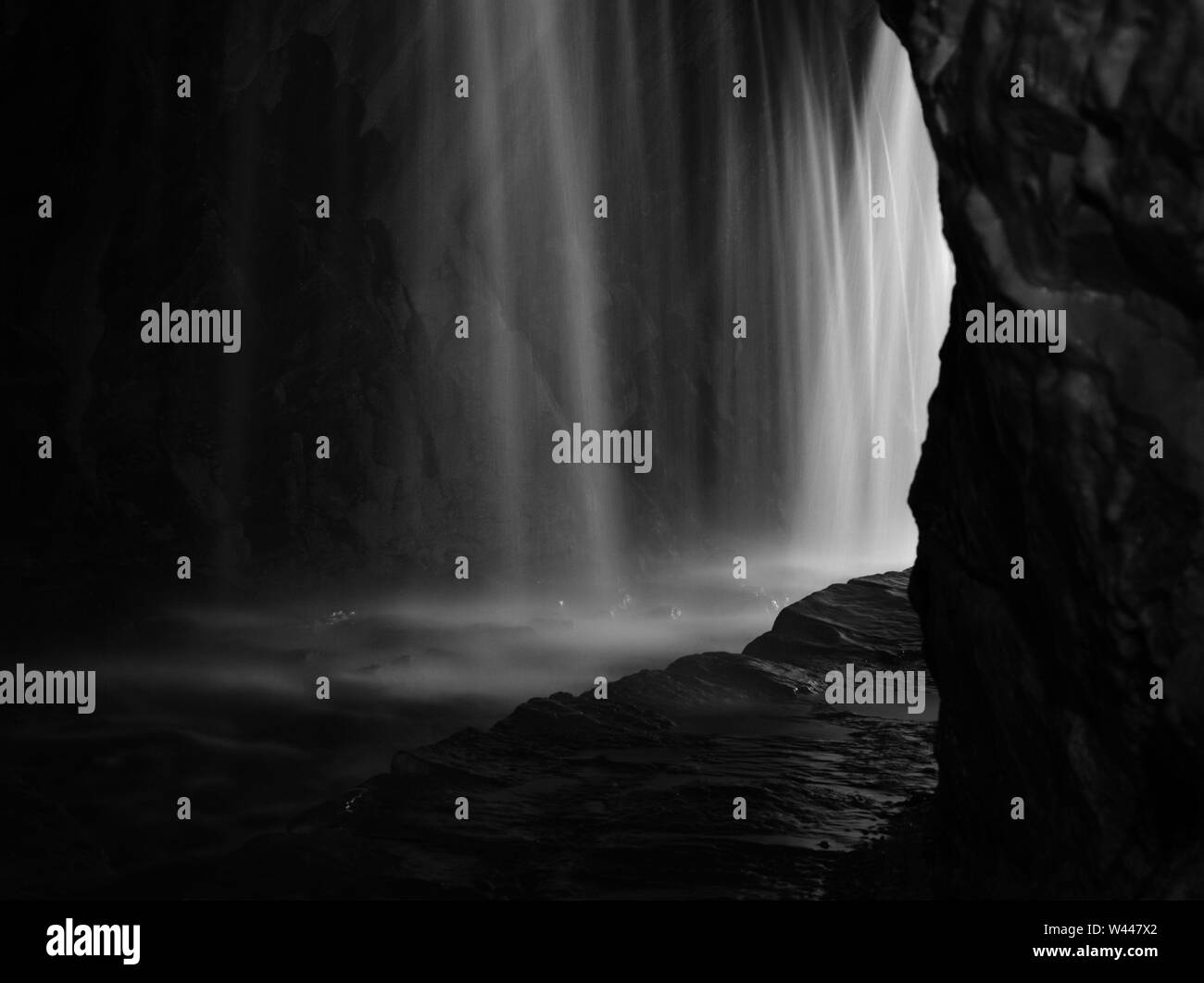 Water curtain cave hi-res stock photography and images - Alamy