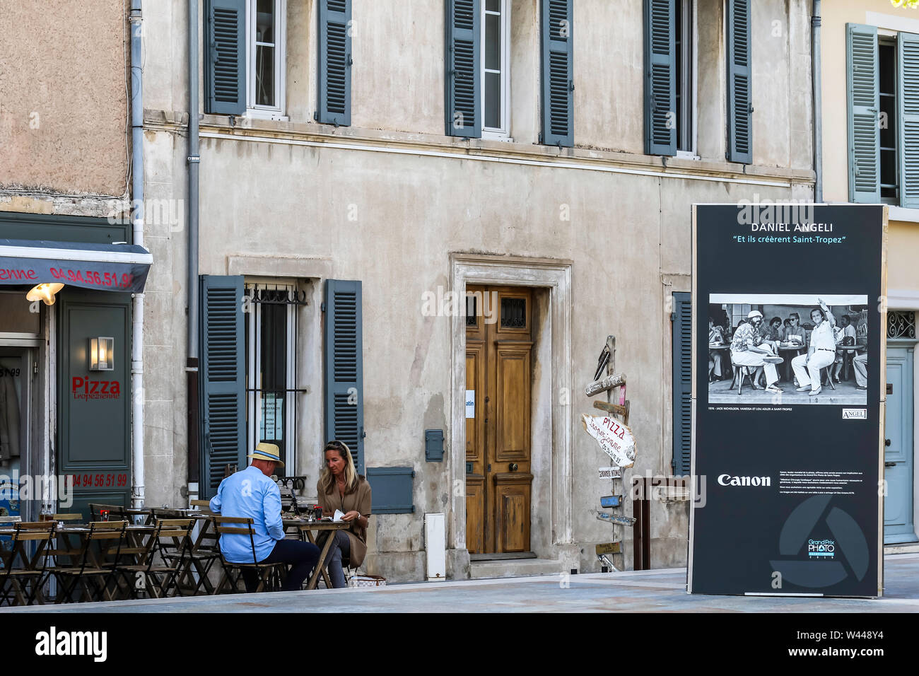 Grand Prix Photo - Street Exhibiton before Gendarmerie - CANON - Daniel ...